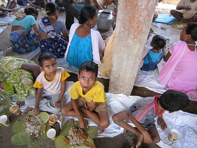 FoodRelief.org - Help feed needy children in India